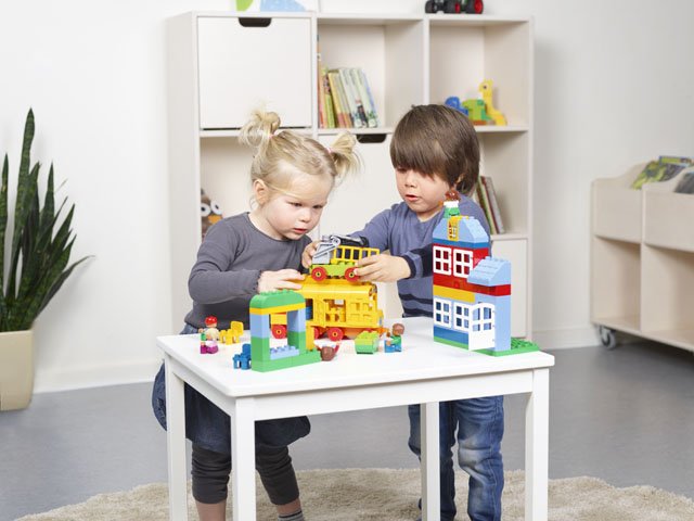 LEGO 45021 Our Town | 5702015865876 | BRICKshop - LEGO en DUPLO specialist